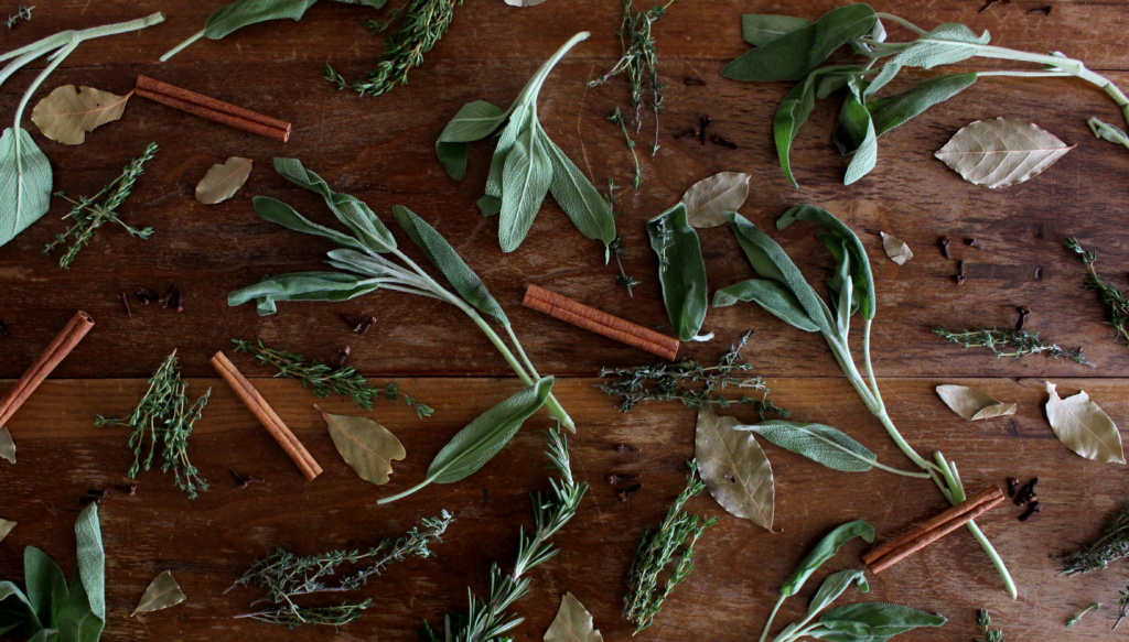 How to Naturally Fill Your Home with Fall Scents - Twine & Braids